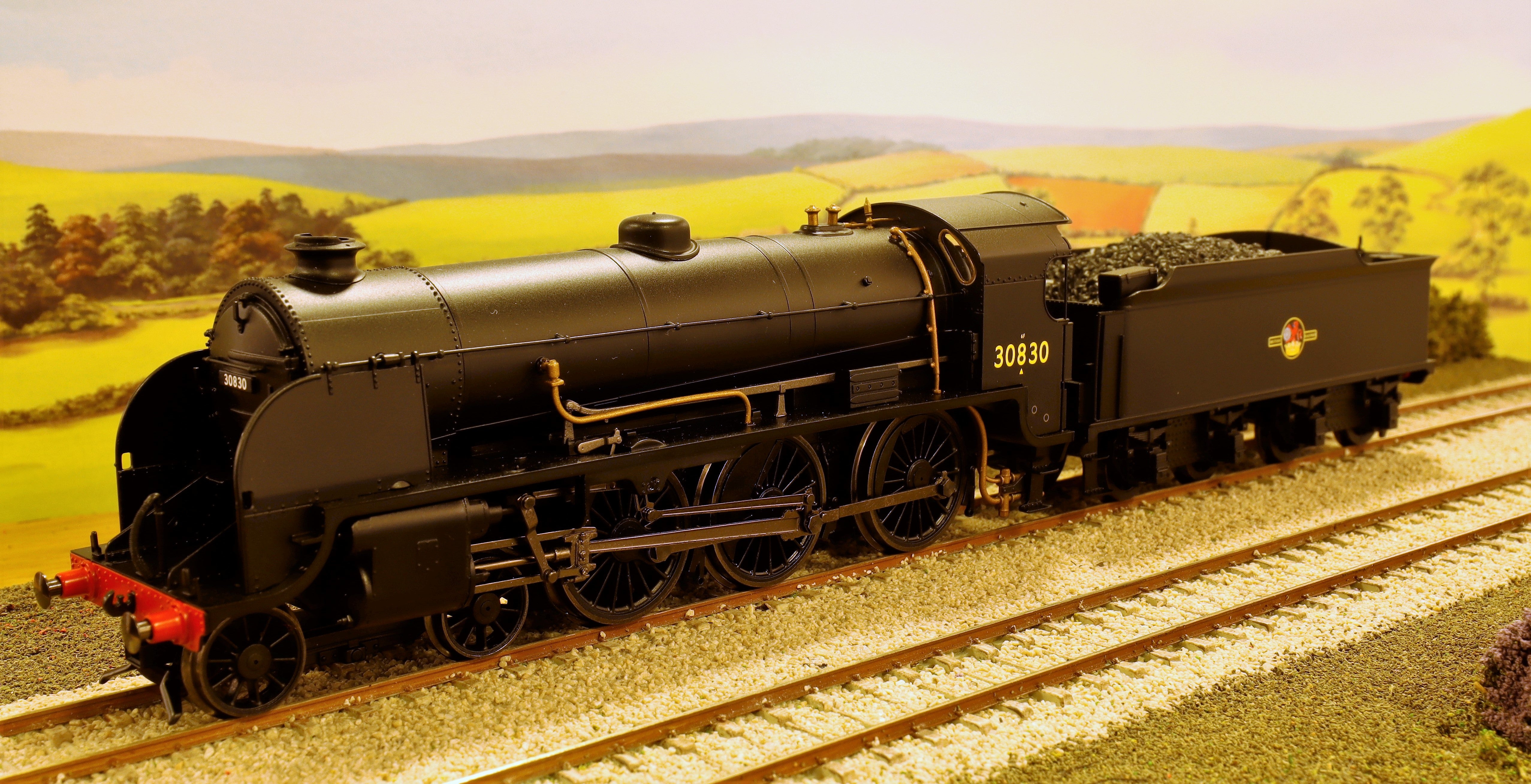 R3329 Hornby Class S15 4-6-0 30830 in BR black with late crest – The ...