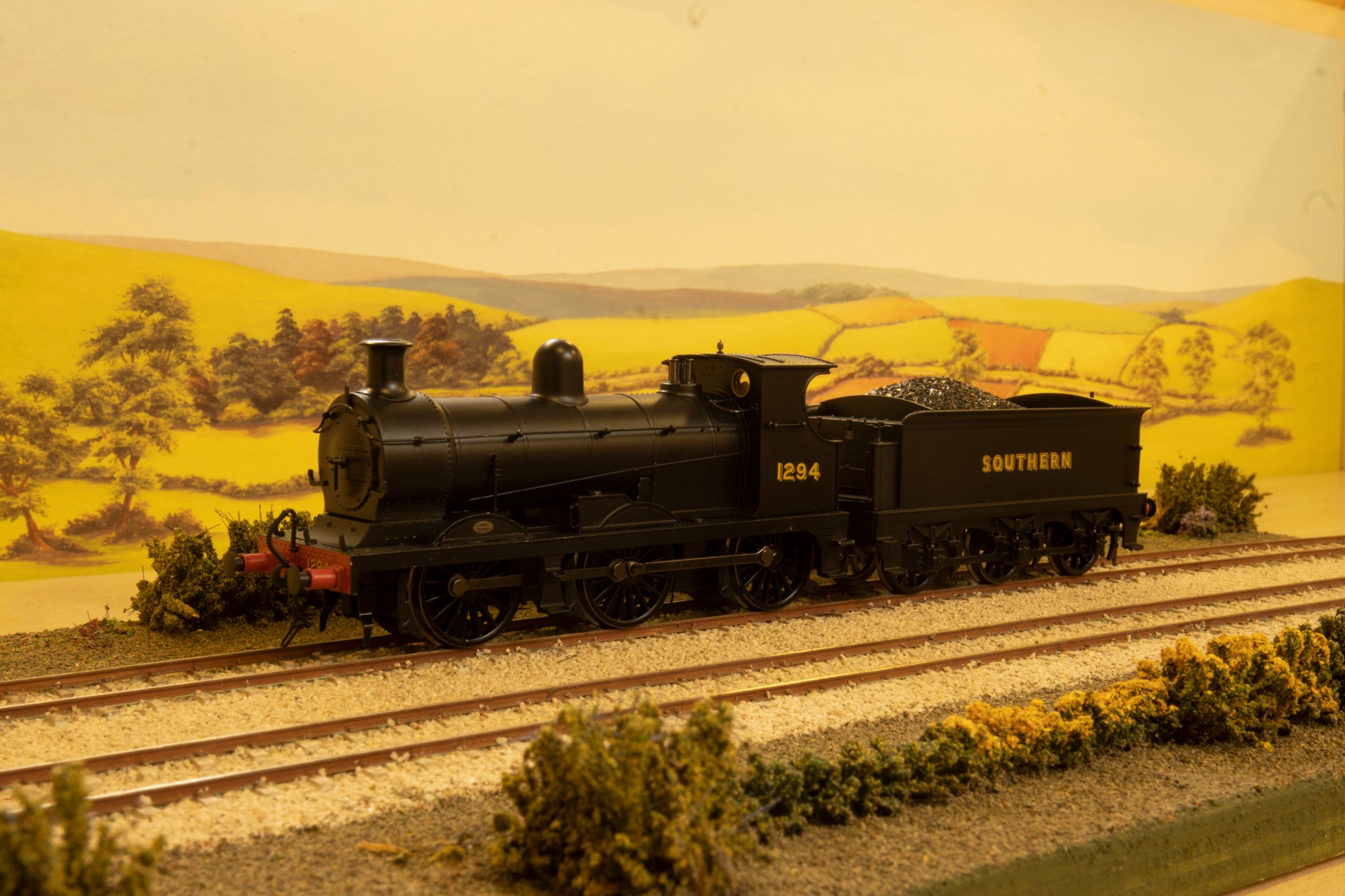 31-461A Bachmann Class C Wainwright 0-6-0 1294 in Southern Railways bl ...